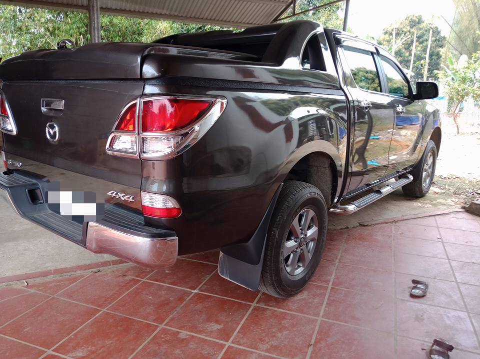 Mazda BT 50 MT 2017 - Bán xe cọp Mazda BT50 2017, số sàn, hai cầu, màu xám